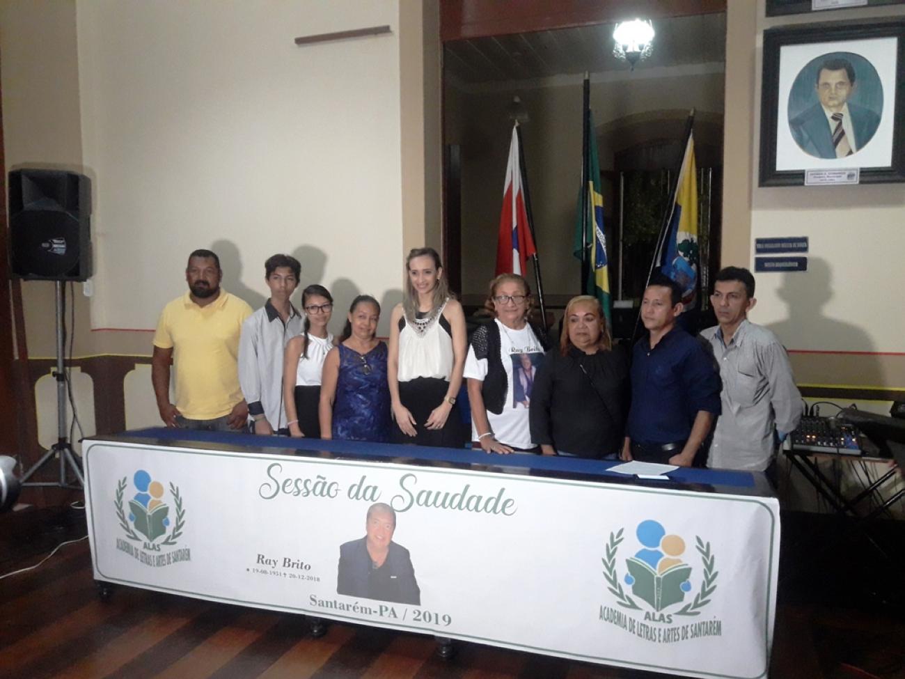 Sessão da Saudade em memória ao artista Ray Brito reúne amigos e ...